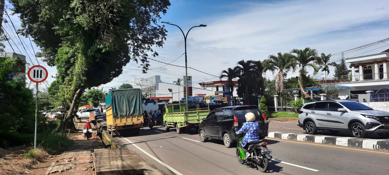 Antrian Solar di SPBU Kembali Mengular, Ketua Komisi II DPRD Kota Jambi ...
